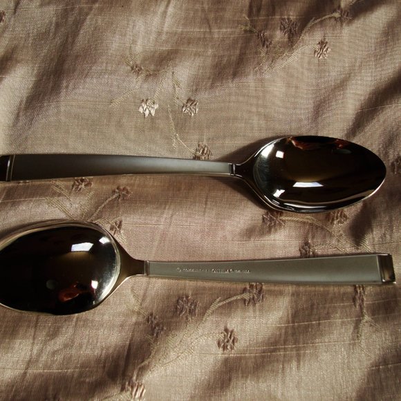 Oneida | Dining | Oneida Set Of 4 Community Frost Dinner Soup Spoons ...